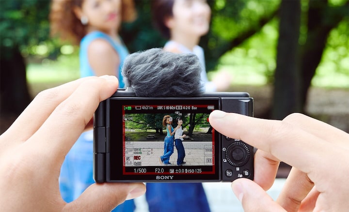 Sony's cameras for vlogging | Professional yet simple vlogs | Sony ...