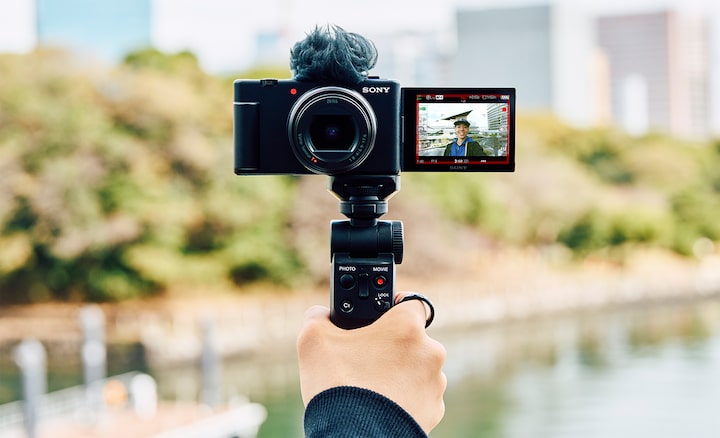 Sony's cameras for vlogging | Professional yet simple vlogs | Sony ...